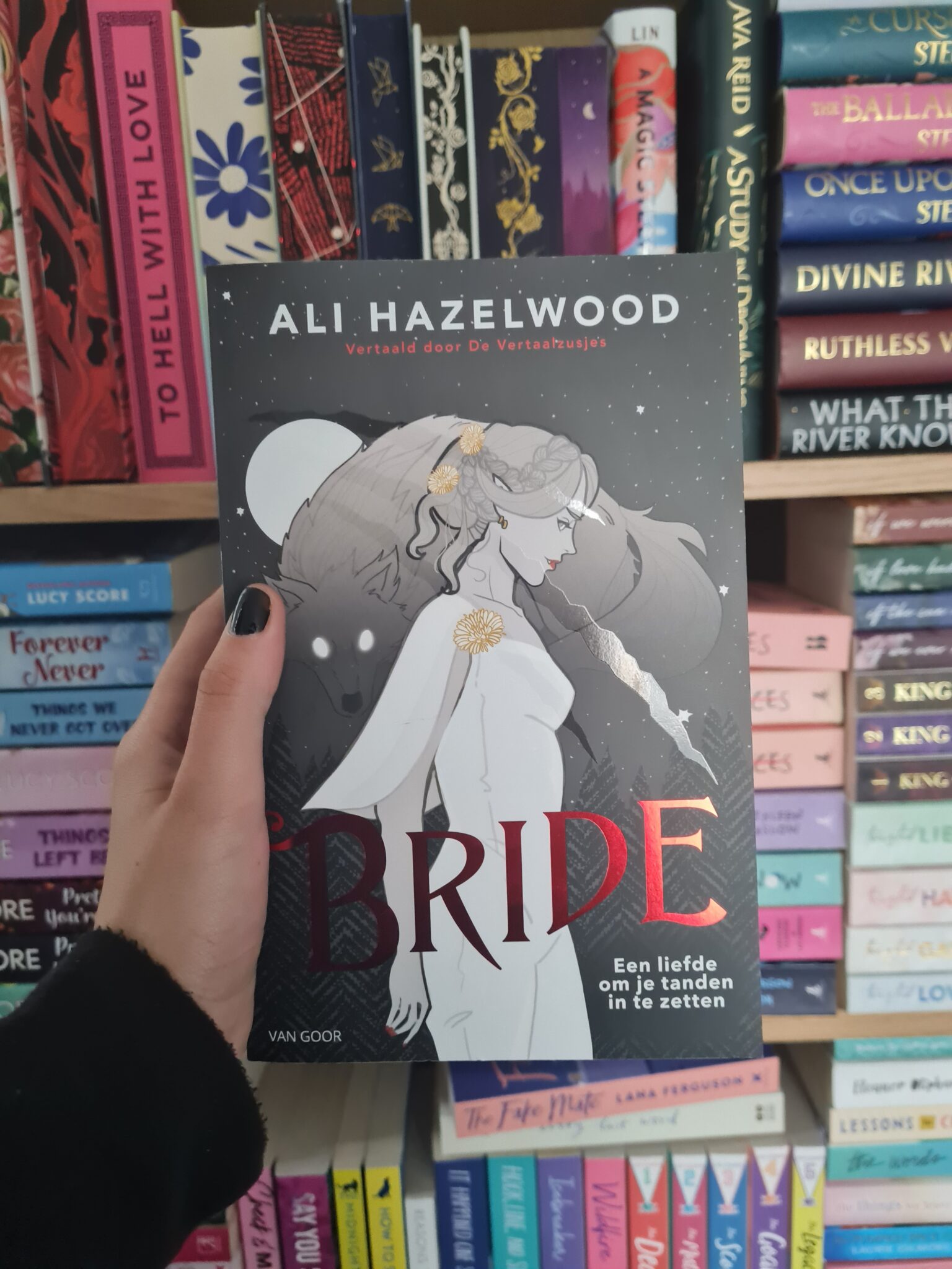 Recensie: 'Bride' - Ali Hazelwood | Ontdek ze bij So Many Pages